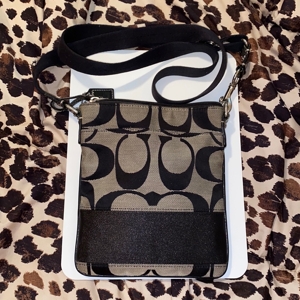Coach Signature Print/ Black Details - Gem